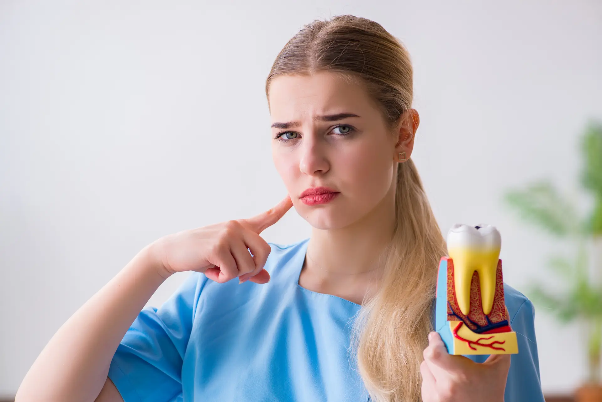 What Are the Signs of Dental Implant Failure? - Hanna Dental Implant Center