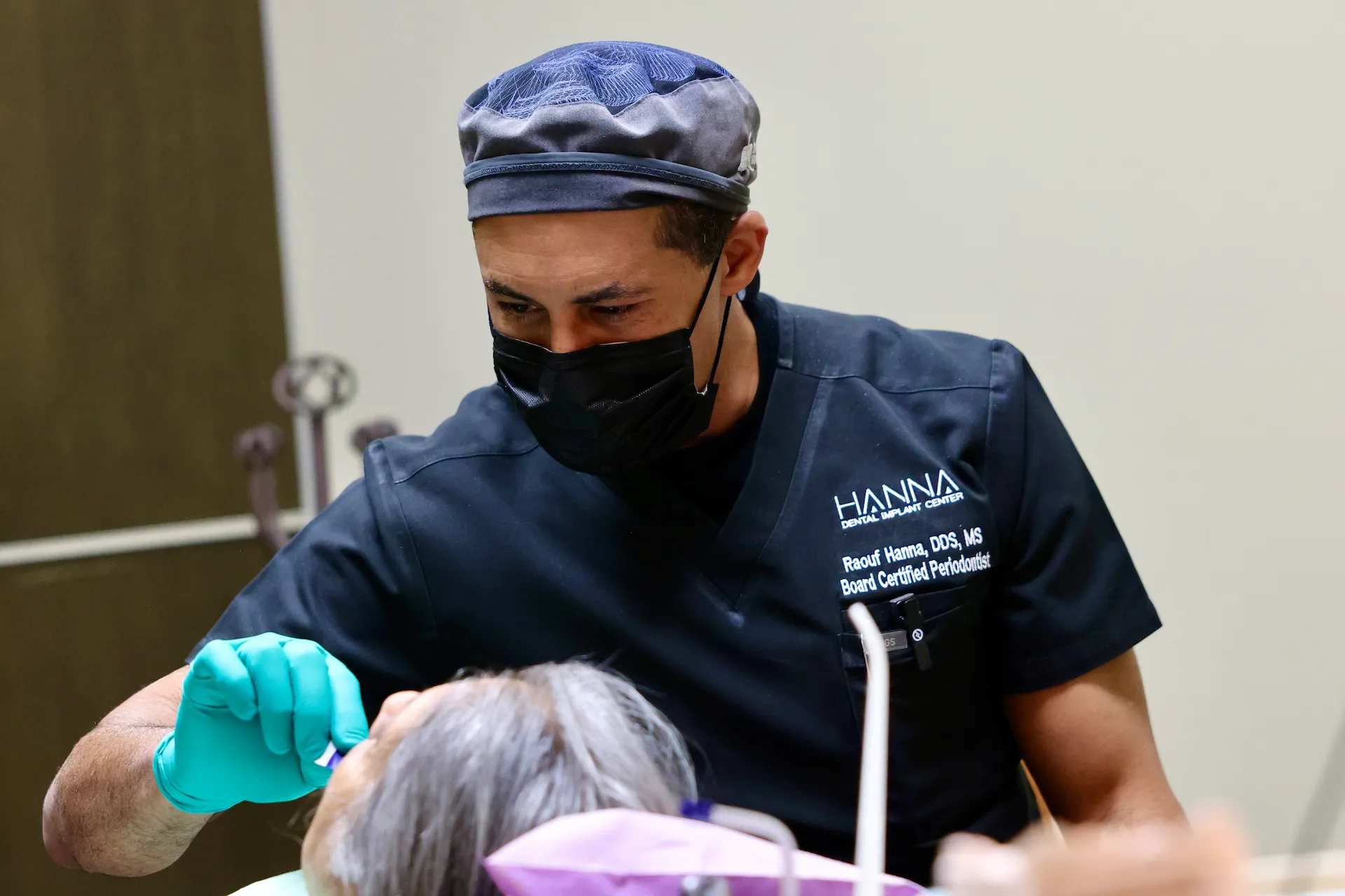 Emergency Tooth Extraction in Houston | Hanna Dental Implant Center